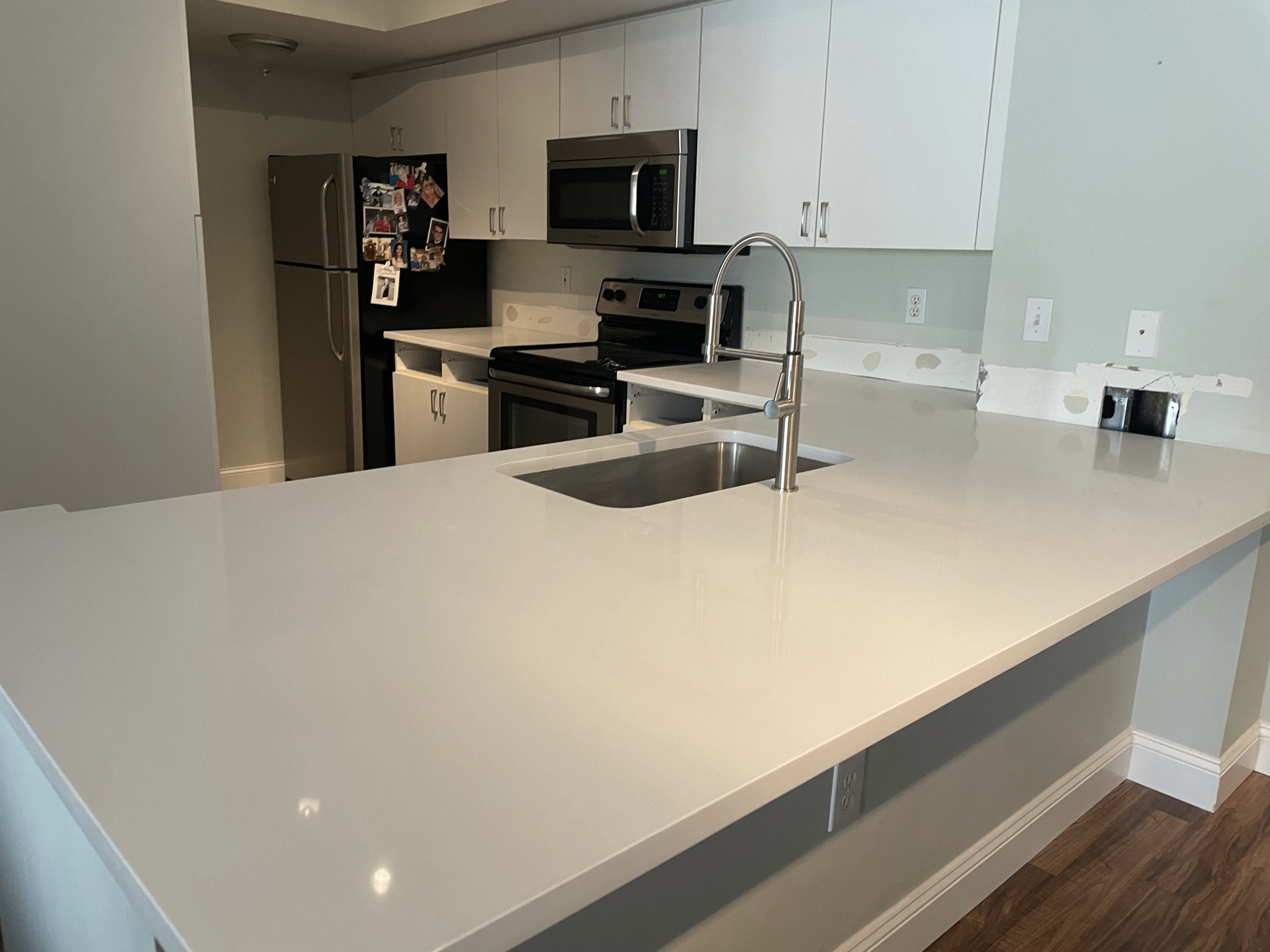 Deluxe Countertop Solutions – Always the best selections